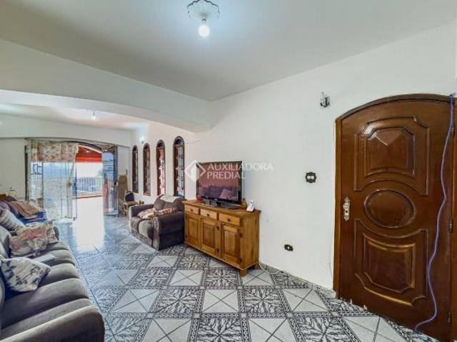 Sobrado Amplo com 218m² e 4 Vagas Ferrazópolis, São Bernardo do Campo