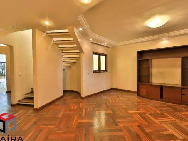 Sobrado amplo com 291 m² Localizado no Bairro Anchieta em São Bernardo do Campo SP