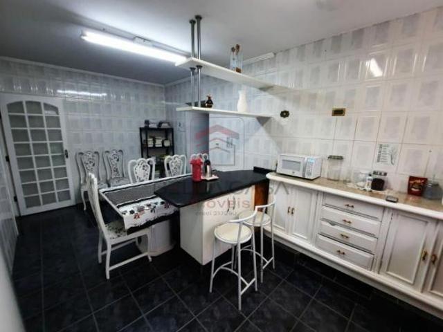 Sobrado amplo com 326m² ? família ou uso comercial bem confortavel