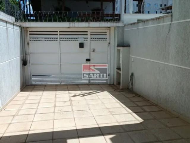 Sobrado amplo com 3 dormitórios sendo 1 suíte 02 vagas de garagem bairro da vila mazzei
