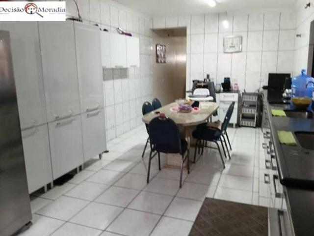 Sobrado Amplo com 3 Dormitórios, Edícula Completa e Excelente Localização na Região do Rio Pequeno