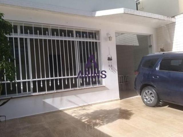 Sobrado Amplo com Quintal a Venda I 180m² I 4 Quartos no Boqueirão – Santos/SP