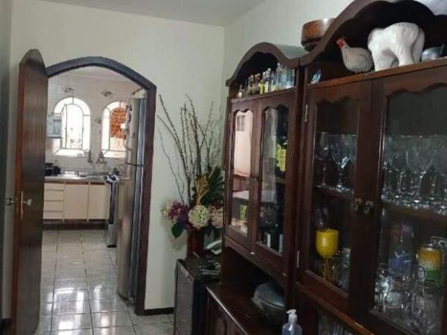 Sobrado amplo completamente mobiliado à venda 5 quartos 1 Suíte 2 vagas 1.160.000 Santa Terezinha