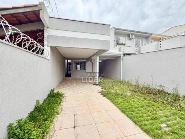 Sobrado amplo e confortável, ideal para quem valor