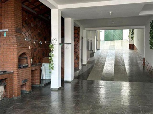Sobrado amplo, elegante e praticamente porteira fechada – pronto para morar