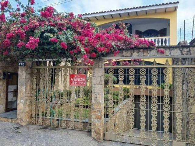 Sobrado amplo para família, 4 quartos suítes, 8 vagas com 325 m² Vila Gustavo