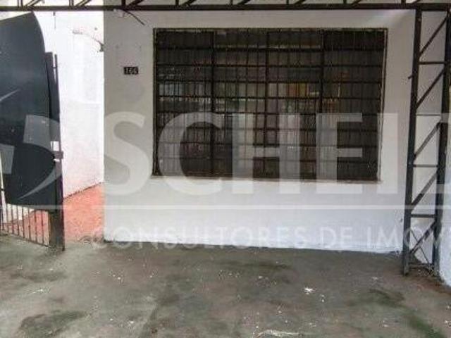 Sobrado antigo bem localizado