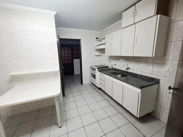 Sobrado ao lado do metrô V. Sônia c/ 3 quartos, 1 suíte, 2 vgs e churrasqueira