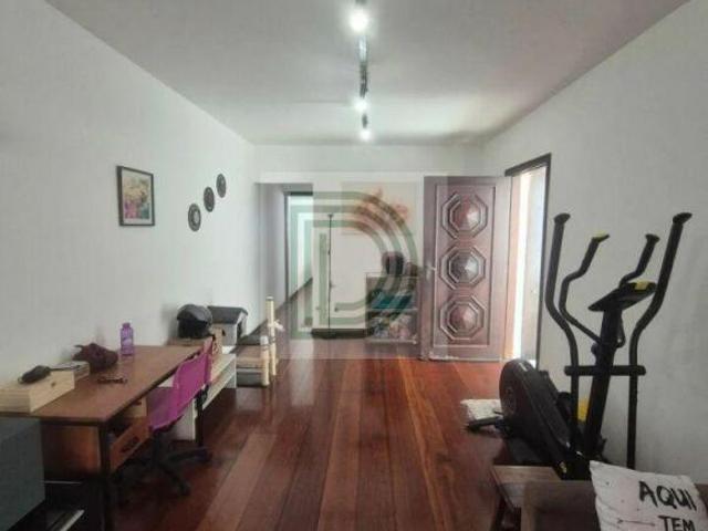 Sobrado ao lado da USP e do centrinho do Jardim Bonfiglioli Excelente localização!