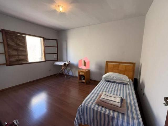 Sobrado B. Assunção prox. a show pão, c/4 dormitórios 1 suíte c/closet e sacada 3 vagas