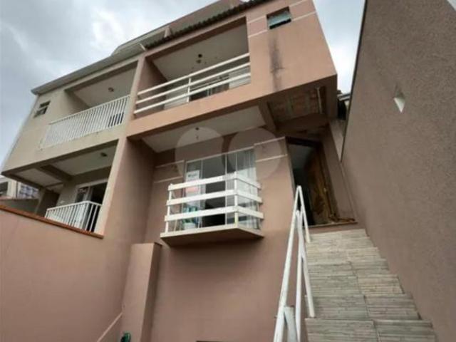 Sobrado bairro Campo Comprido 4 quartos,1 suite, 2 banheiros, 1 vaga