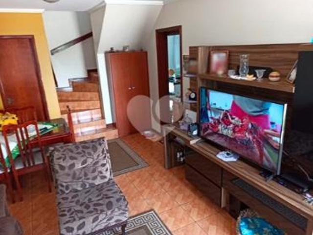 Sobrado bairro Guaira 92m²útil,1 suite,1vaga 2 banheiros