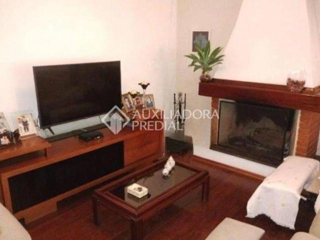 SOBRADO BAIRRO NOVA PETRÓPOLIS COM 4 QUARTOS SENDO 01 SUÍTE SÃO BERNARDO DO CAMPO