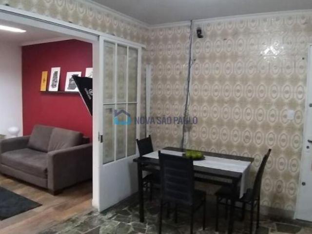 Sobrado Bairro Saúde. 235 m², 3 dormitórios, 300 metros do metrô Praça da Arvore