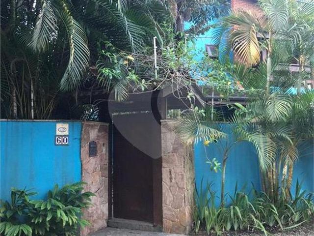 Sobrado à venda com 5 quartos, sendo 3 suítes, em Barra do Una, São Sebastião