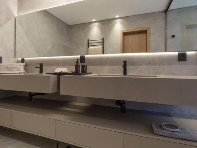 Sobrado beira Lago, mobiliado e decorado com 06 suítes
