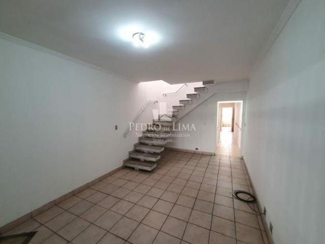 Sobrado bem localizado na Vila Carrão, com 130m², 4 quartos e 2 vagas