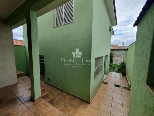 Sobrado bem localizado na Vila Carrão, com 186m2, 3 quartos sendo 1 suíte e 2 vagas