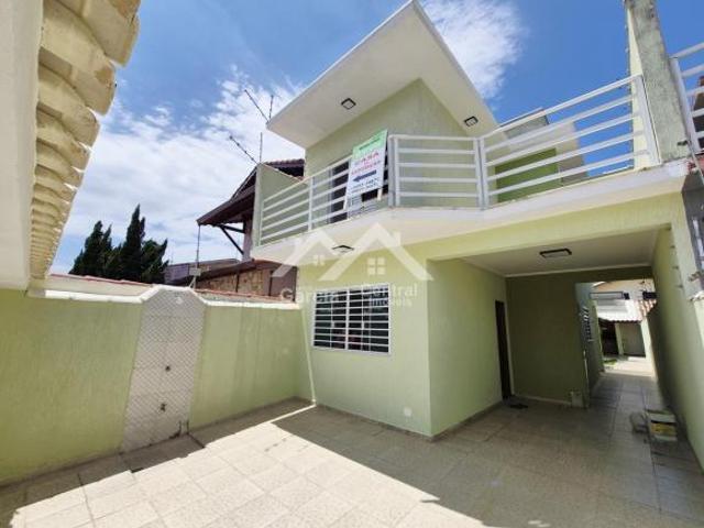 Sobrado bem localizado em Peruíbe