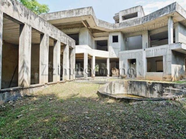 SOBRADO BOAÇAVA 5 SUÍTES 6 VAGAS