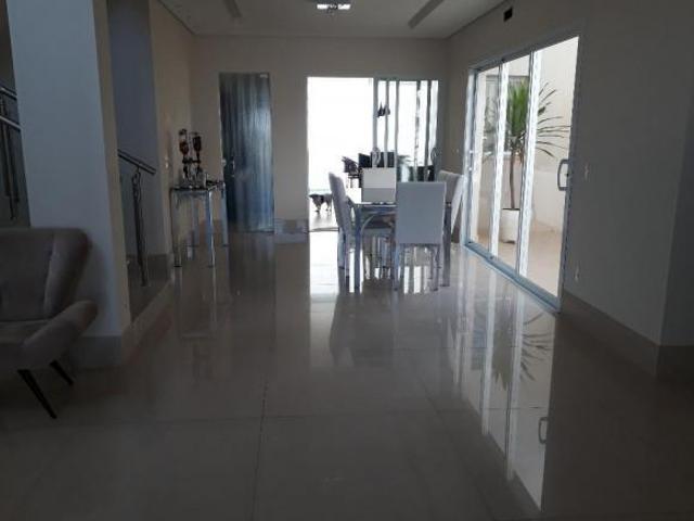 Sobrado c/ 3 suítes + 1 dorm. reversível escritório + piscina. + armários planejados