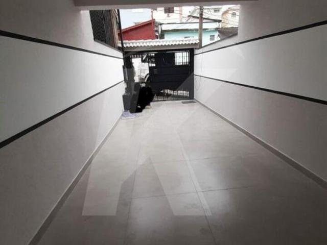 Sobrado c/ 127 m2 de área construída, 3 suítes, 1 sala ampla, 4 banheiros e 2 vagas de garagem