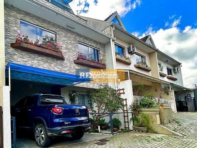 Sobrado Casa com 3 quartos, sendo 1 suíte, 2 vagas, a Venda no Bairro Santo Inácio, em Curitiba REbr