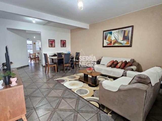SOBRADO COM 400M² NO SETOR HABITACIONAL ARNIQUEIRA ÁGUAS CLARAS