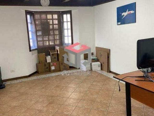 Sobrado com 450m² localizado no Bairro de Congonhas em São Paulo SP