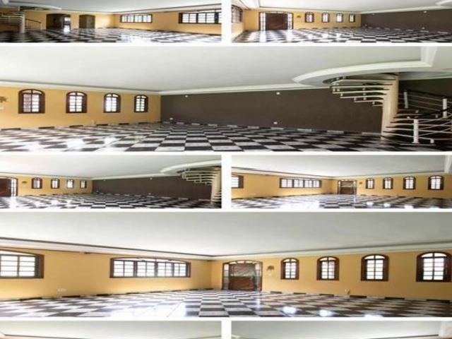 Sobrado com 498 m², Espaço Gourmet e quintal