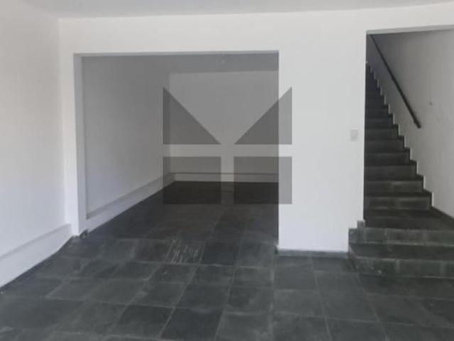 Sobrado com 4 dorm. e 3 vagas Jd. América Taboão da Serra