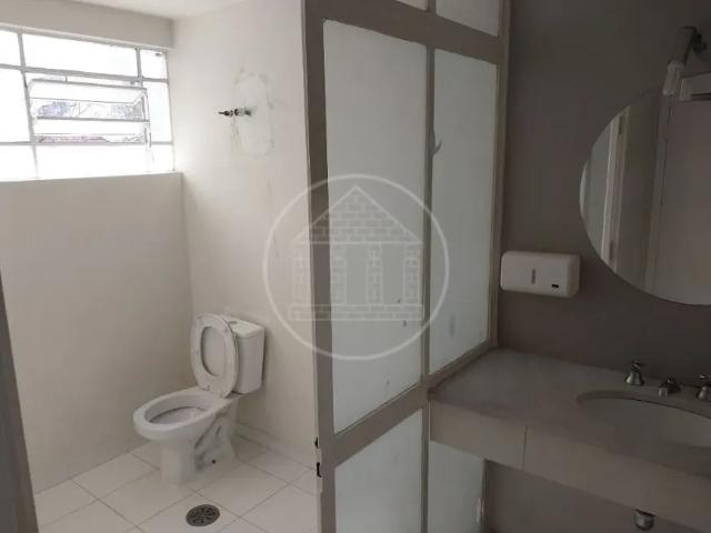 Sobrado com 4 dormitórios à venda na Vila Olímpia
