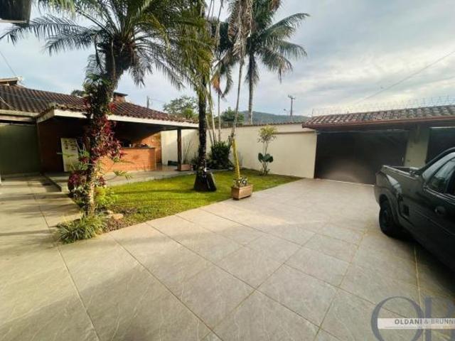 SOBRADO COM 4 DORMITÓRIOS NO JARDIM SAMAMBAIA