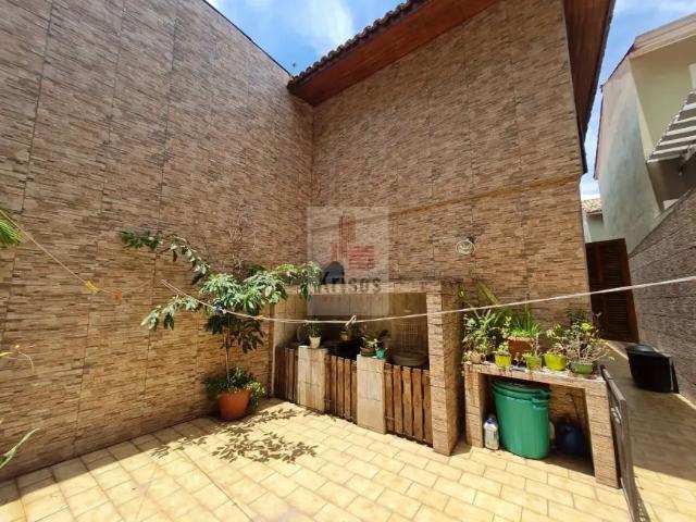 Sobrado com 4 dormitórios no Jd. Pinheiros