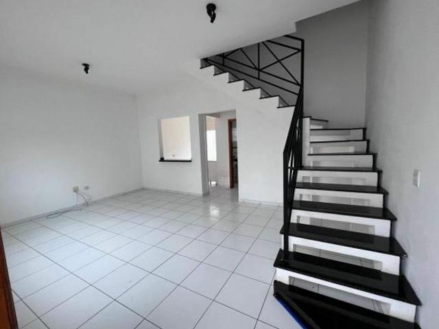 Sobrado com 4 dormitórios à venda, 113 m² por R$ 650.000,00 Itapema Guararema/SP