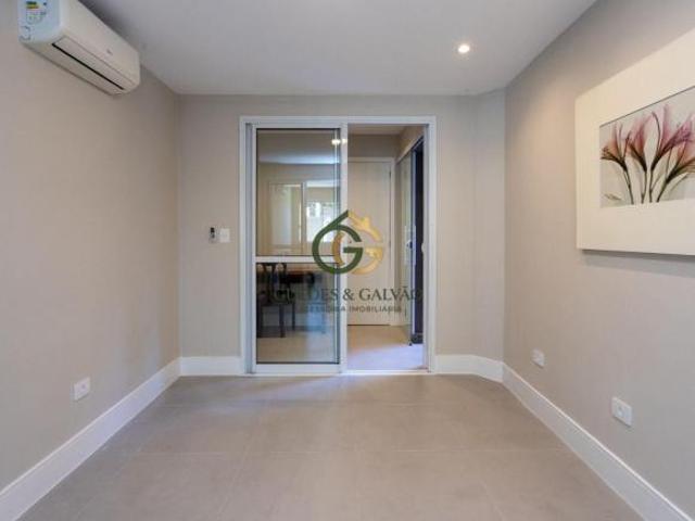 Sobrado com 4 dormitórios à venda, 130 m² por R$ 8