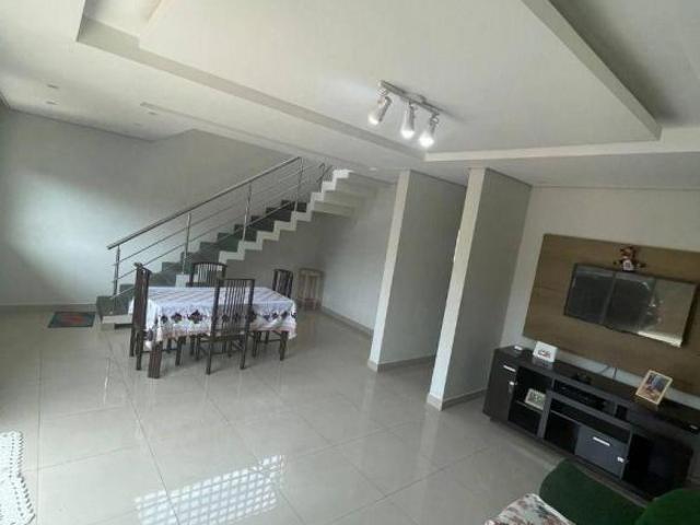 Sobrado com 4 dormitórios à venda, 140 m² por R$ 320.000,00 Conjunto Habitacional Parque da Flores
