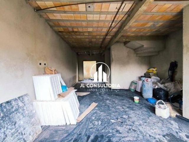 Sobrado com 4 dormitórios à venda, 140 m² por R$ 750.000 Capão Raso Curitiba/PR