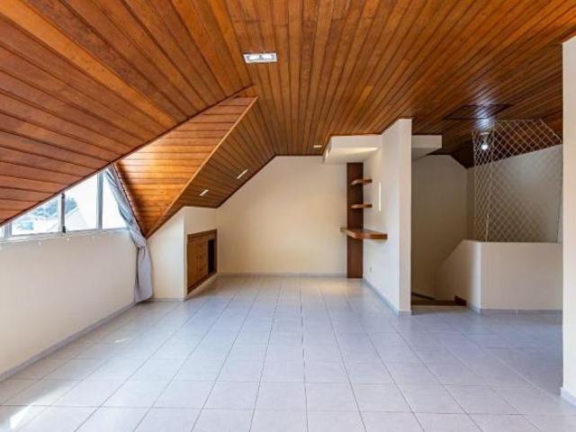 Sobrado com 4 dormitórios à venda, 141 m² por R$ 1.100.000,00 Água Verde Curitiba/PR