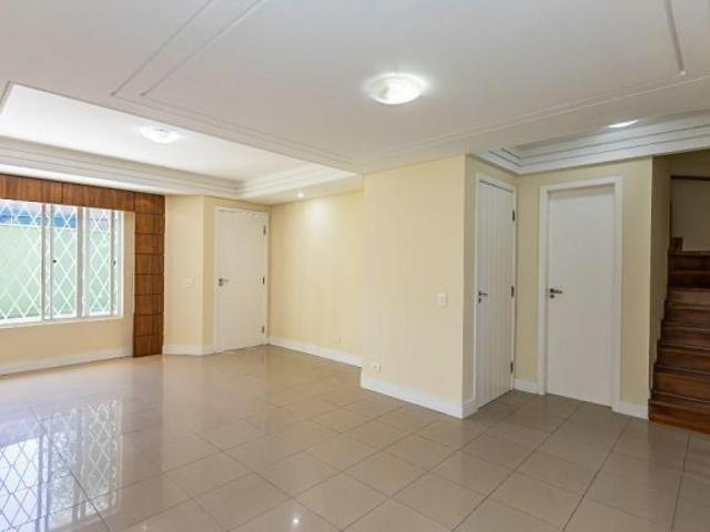 Sobrado com 4 dormitórios à venda, 141 m² por R$ 980.000,00 Água Verde Curitiba/PR