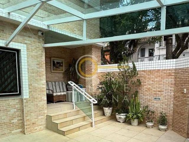 Sobrado com 4 dormitórios à venda, 150 m² por R$ 1.499.000,00 Gonzaga Santos/SP