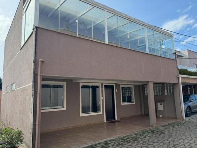 Sobrado com 4 dormitórios à venda, 160 m² por R$ 698.000,00 Capão da Imbuia