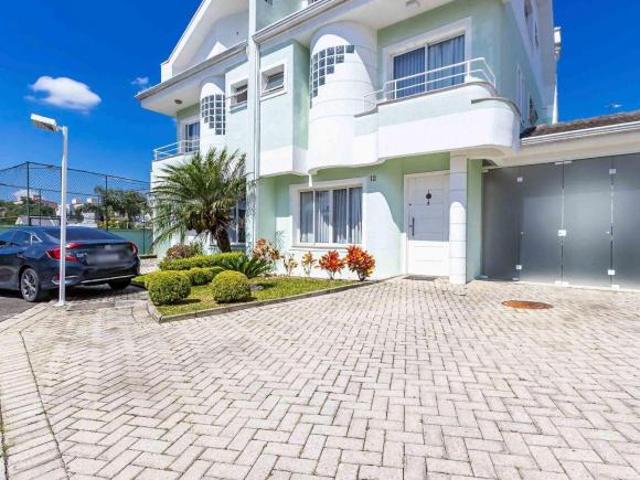 Sobrado com 4 dormitórios à venda, 177 m² por R$ 1.190.000,00 Capão Raso Curitiba/PR