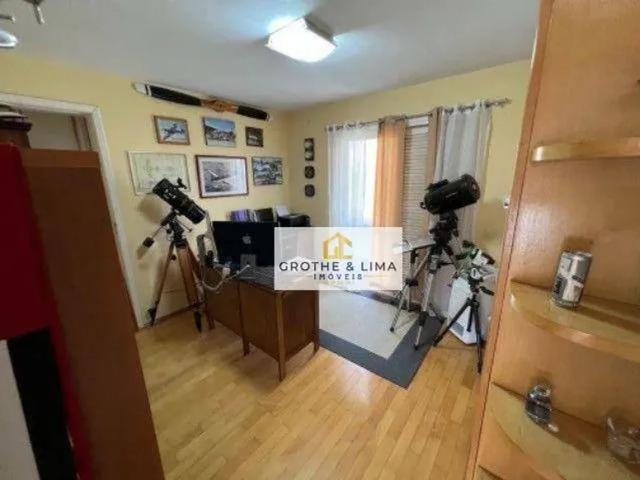 Sobrado com 4 dormitórios à venda, 194 m² Condomínio Altos da Serra I São José dos Campos/SP