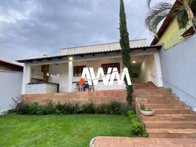 Sobrado com 4 dormitórios à venda, 192 m² por R$ 890.000,00 Setor Jaó Goiânia/GO