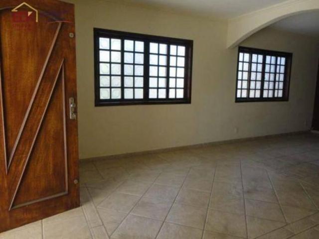 Sobrado com 4 dormitórios à venda, 200 m² por R$ 570.000,00 Cidade Jardim Taubaté/SP