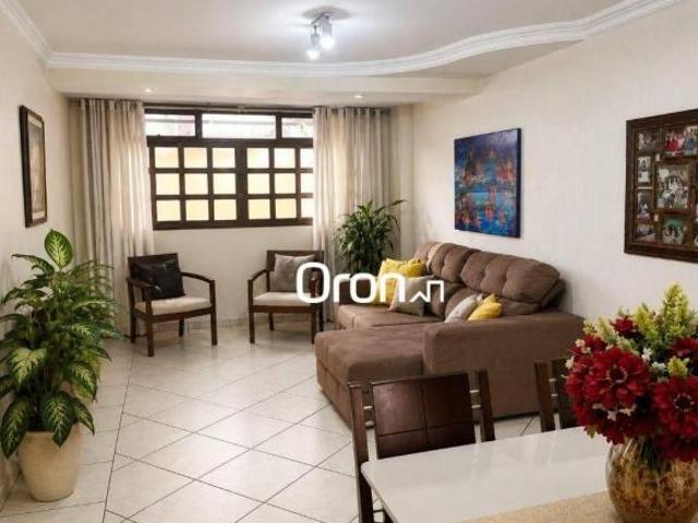 Sobrado com 4 dormitórios à venda, 202 m² por R$ 899.000,00 Setor Nova Suiça Goiânia/GO