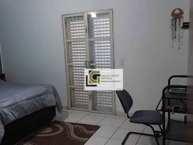 Sobrado com 4 dormitórios à venda, 219 m² por R$ 562.000,00 Monte Castelo São José dos Campos/SP