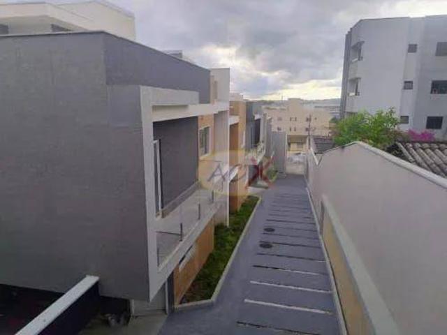Sobrado com 4 dormitórios à venda, 212 m² por R$ 1.250.000,00 Fazendinha Curitiba/PR