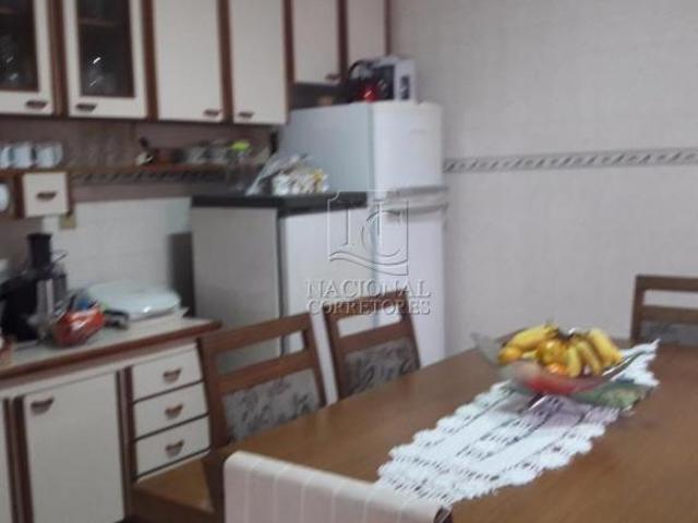 Sobrado com 4 dormitórios à venda, 225 m² por R$ 790.000,00 Vila Lucinda San